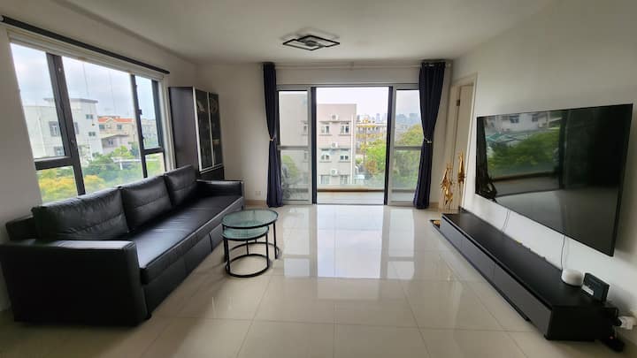 Serene 70m² Village Home 75" Home Cinema & Office - Hong Kong