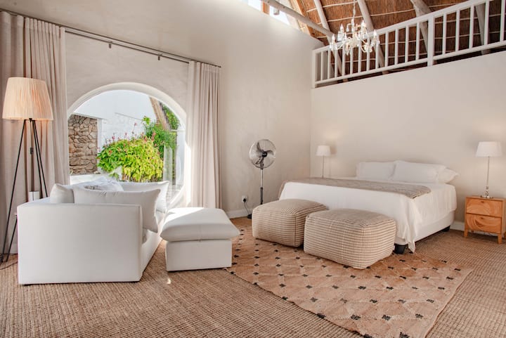 Bush Meets Beach - Island Living, 5 Beds, Pool - Knysna