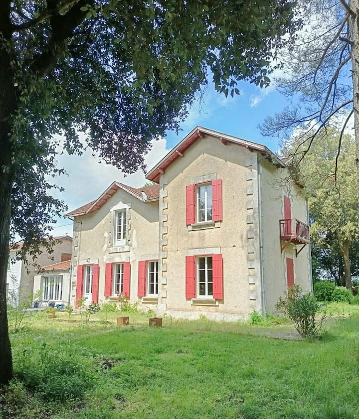 1830 Hunting Lodge Near ÎLe De Ré - Surgères