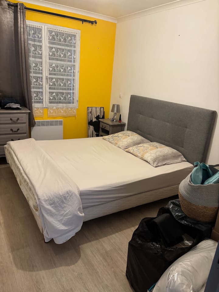 À Louer Chambre Au Jour Ou La Semaine - Vauvert