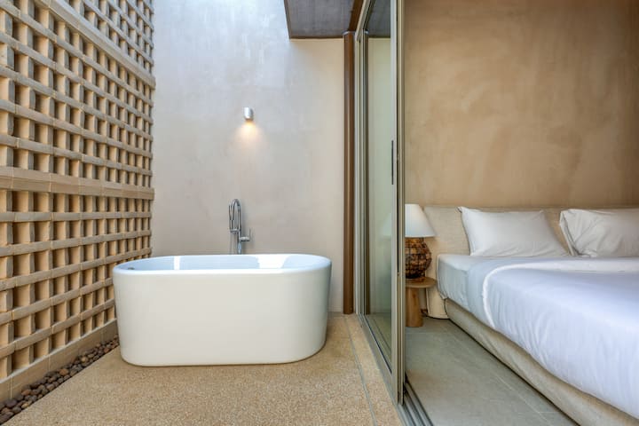 1br On 2nd Floor | Phi Phi House Bathtub Near Pier - Ko Phi Phi Don