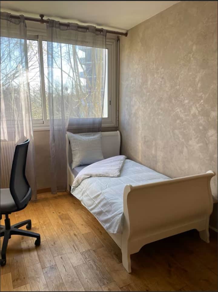 Chambre Privée Meublée - Pontoise