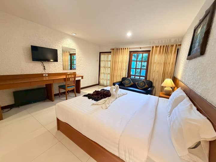 Suite Conviviale Avec Balcon Et Vue Sur La Piscine - Patong Beach