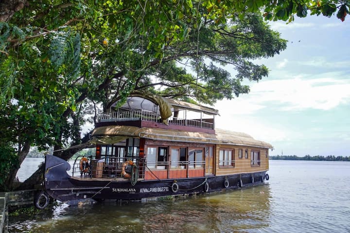 Sr Cruise Premium Houseboat - Alappuzha
