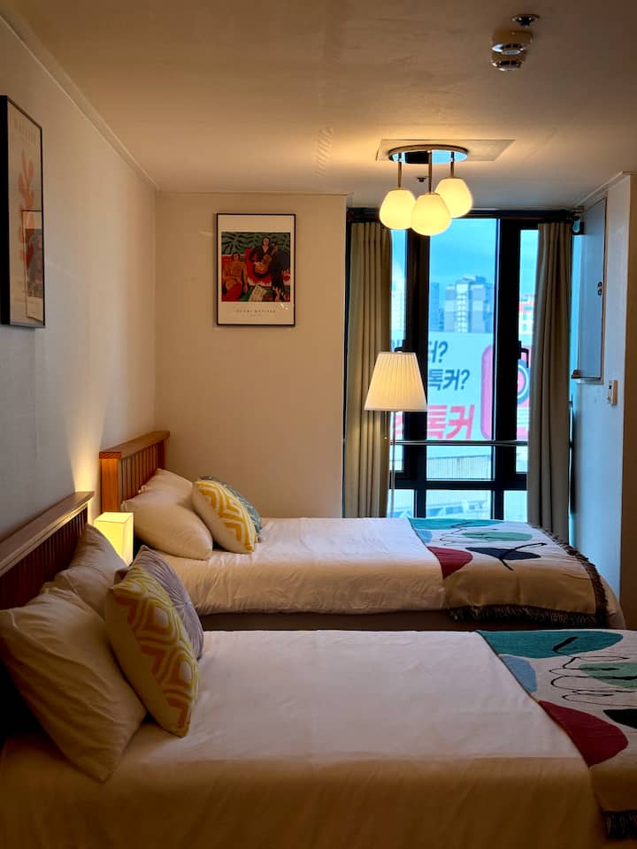 신촌역 1분•연세대•홍대•공항버스•고층 시티뷰•중심가 최고의 위치 - Seoul