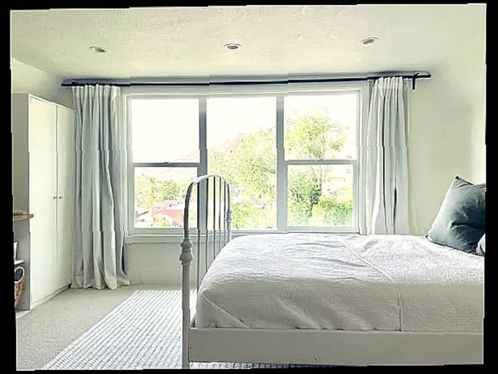 Bright Cozy Loft Near Downtown - Salt Lake City, UT