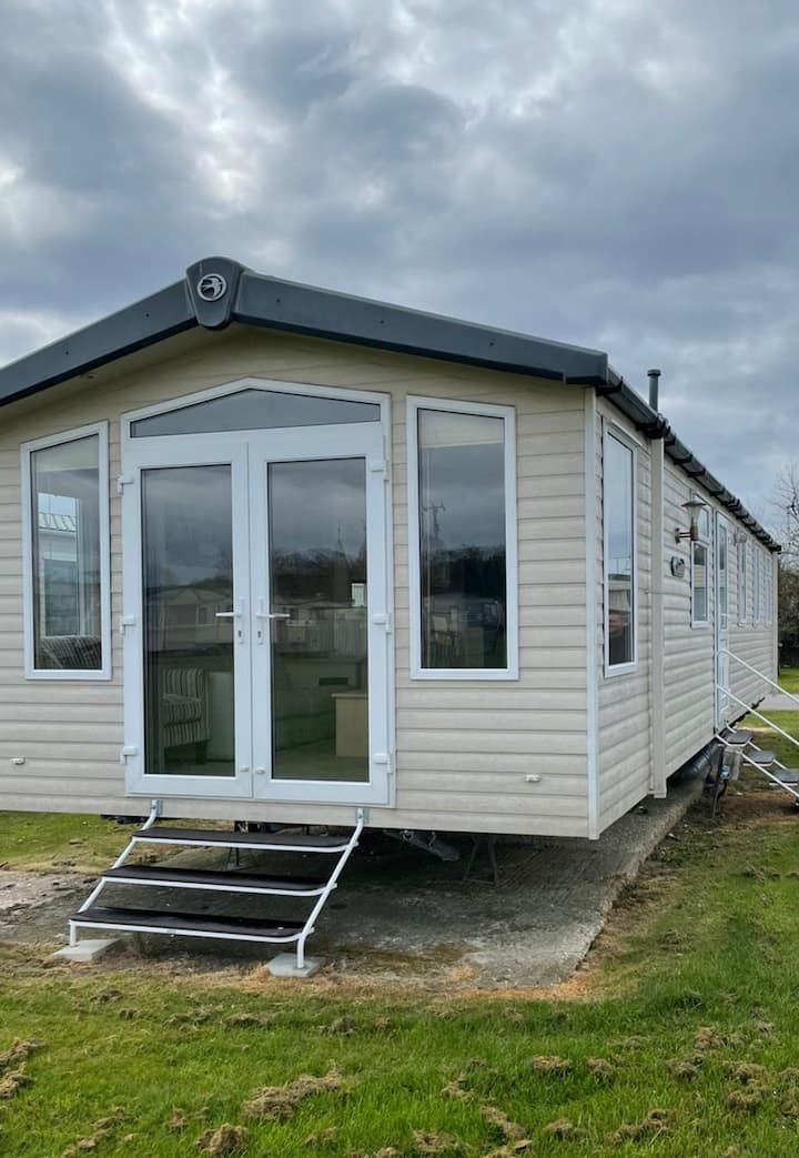 Homely Holiday Home - Chichester