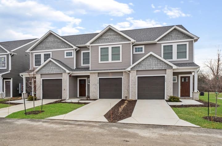 Brand-new Townhome W/ Garage & Open Living Space - Fort Wayne, IN