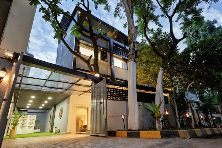 Chembur 8 Bedrooms Homeotel With Snooker & Terrace - Mumbai