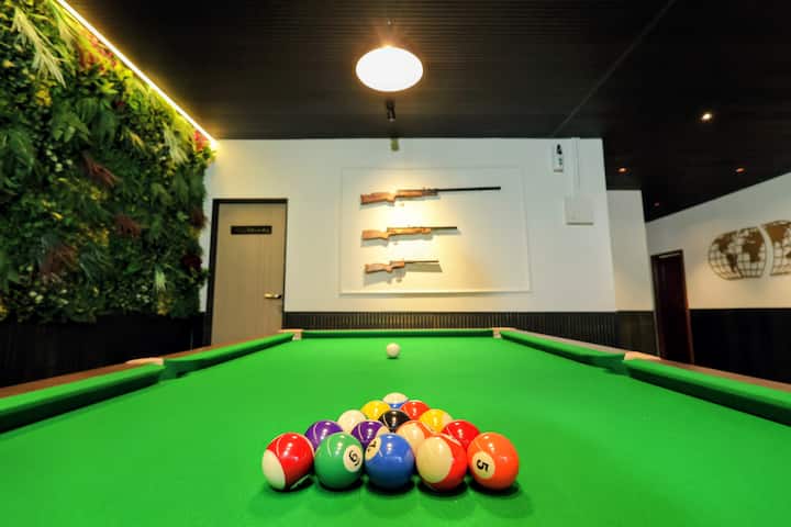 Chembur 8 Bedrooms Homeotel With Snooker & Terrace - Mumbai