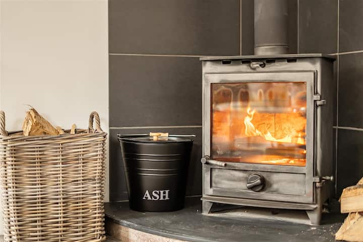 Charming Cotswold Barn Conversion | Sleeps 6+pool! - Gloucester