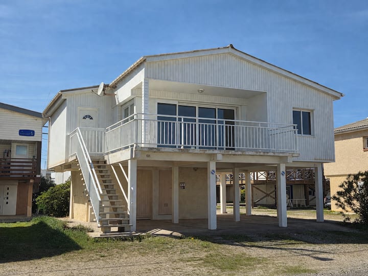 Grand Chalet De Plage Idéalement Situé Et Aménagé - Gruissan