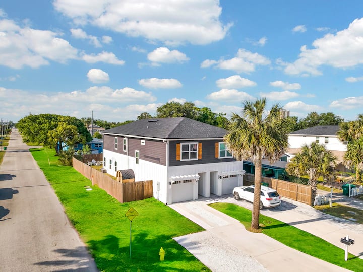 Beach Home| Hot Tub · Sauna · Arcade · Bikes · 9br - Jacksonville