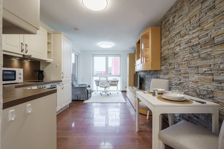Modern Studio With Terrace Near The Trade Fair - Laatzen