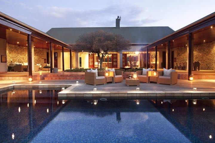 Luxury Private Safari Villa With Wildlife Drives - Fort Beaufort