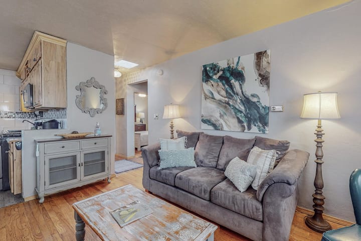 Modern 2br Retreat | Central Location, I-40 Access - Albuquerque