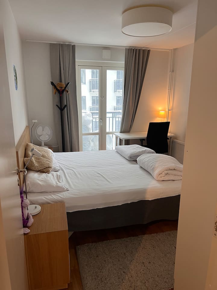 Fully Furnished Apartment Near City Center - Solna