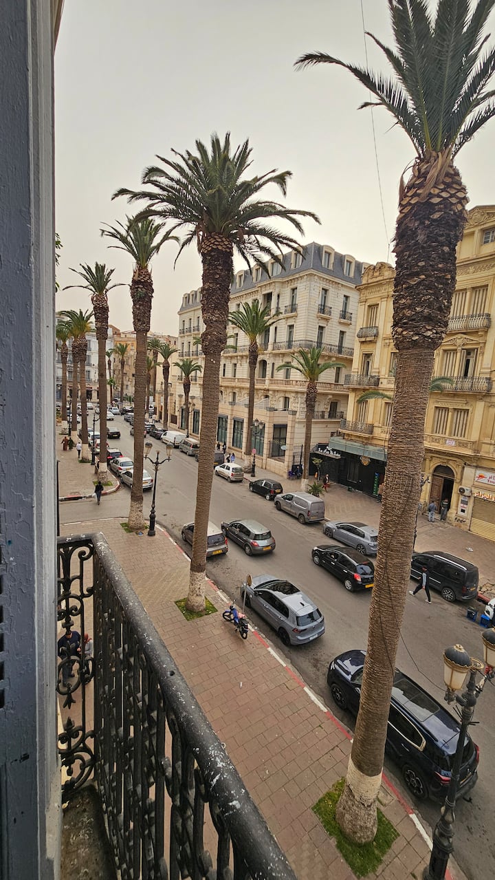 Vue Unique F4 Rare En Plein Cœur D’oran La Soumam - Algeria