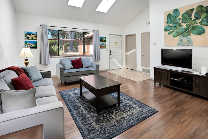 Beach Haven - Walk To The Sand And Ocean! 30-day! - Watsonville, CA