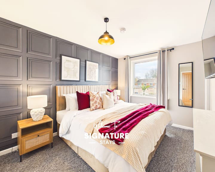 *New* Lincoln Lodge | Modern | Parking | 5-bed - Tewkesbury