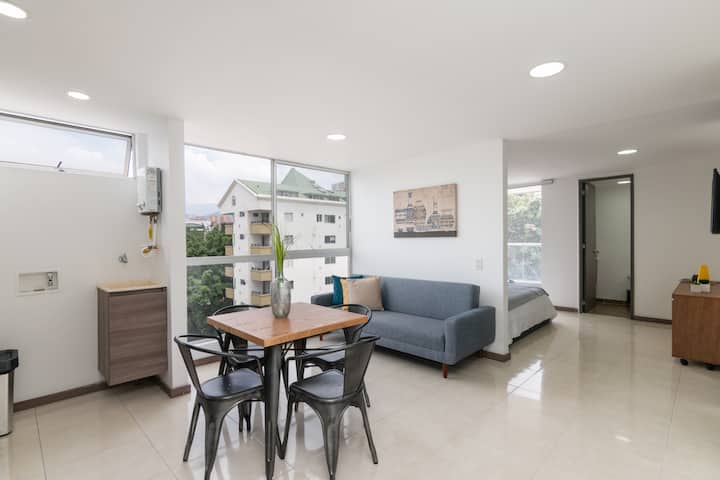 Heart Of El Poblado | 702 + Ac + Balcony - Medellín, Colombia