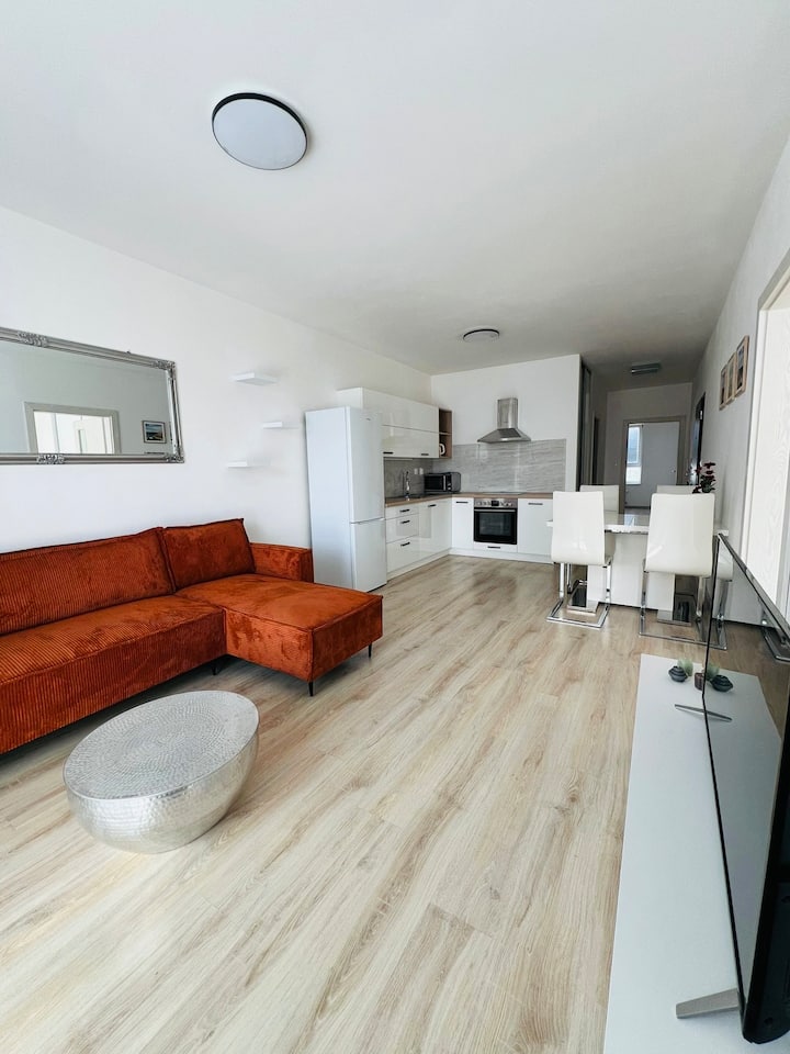 Moderný Komfortný Apartmán - Galanta