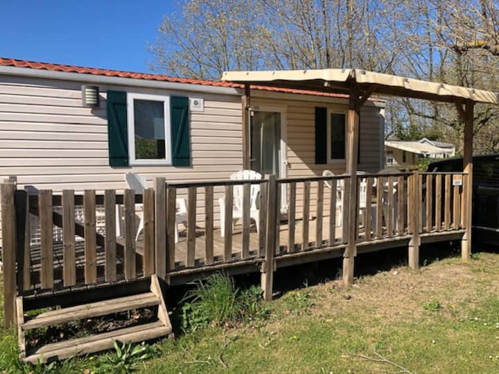 Bungalow Camping 4 éToiles
Piscine, Jeux, Restau - Cheval-Blanc