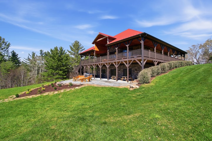 5br Cabin On 3 Acres W Theater, Hot Tub +Fire Pit - Boone, NC