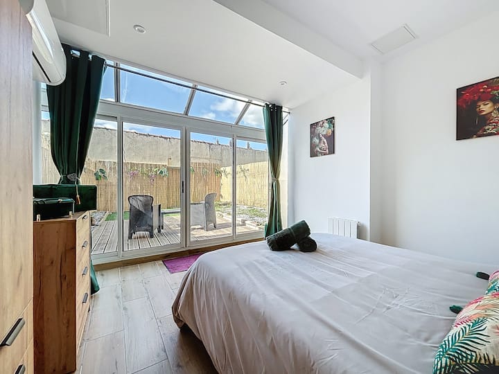 Au Pied Du Phare - Pas-de-Calais