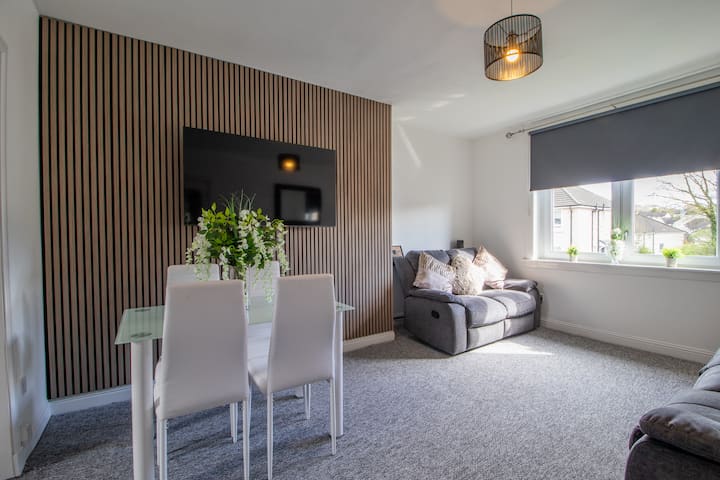 4 Bedrooms With Driveway - Ideal For Contractors - Motherwell