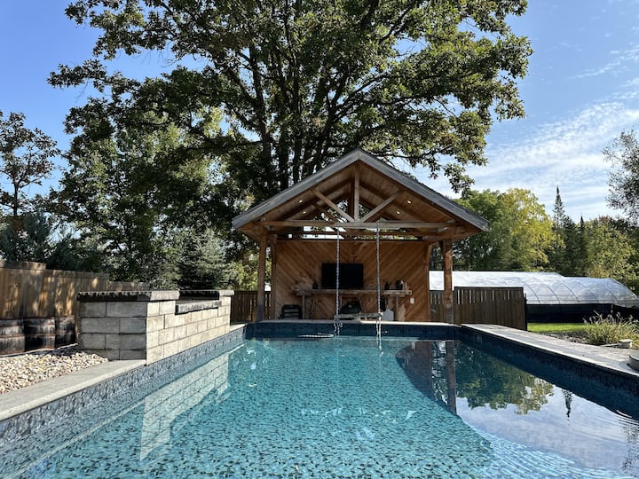 Pirate Cove - Fantastic Outdoor Space! - Ottawa