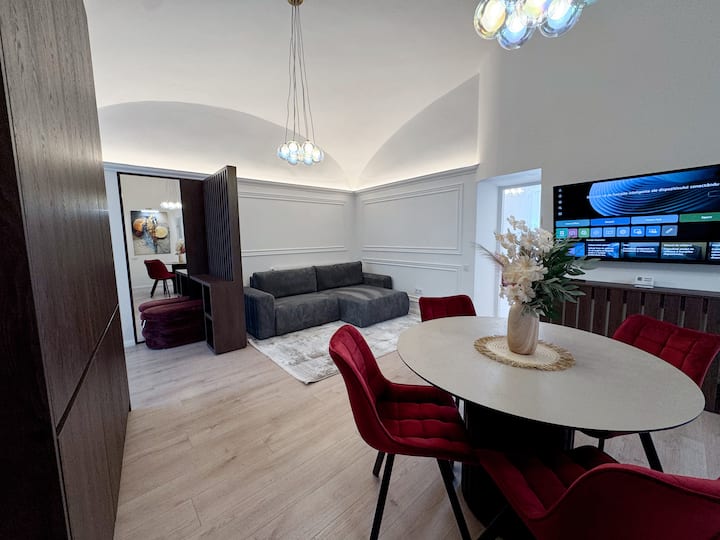 Starlight - Ultracentral Apartment, Kingsize Beds. - Transilvania