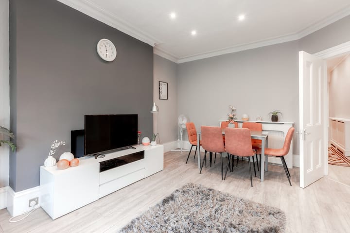 Stylish 2br Steps From Oxford Street - London