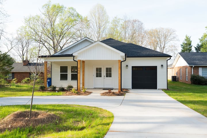 Winston & Wake Gold House - Winston-Salem, NC