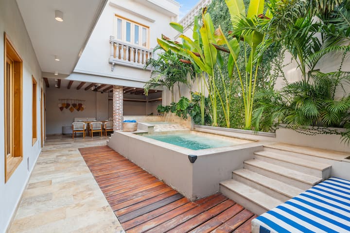 Super Luxury 5br House Pool, Rooftop & Jacuzzi - Cartagena