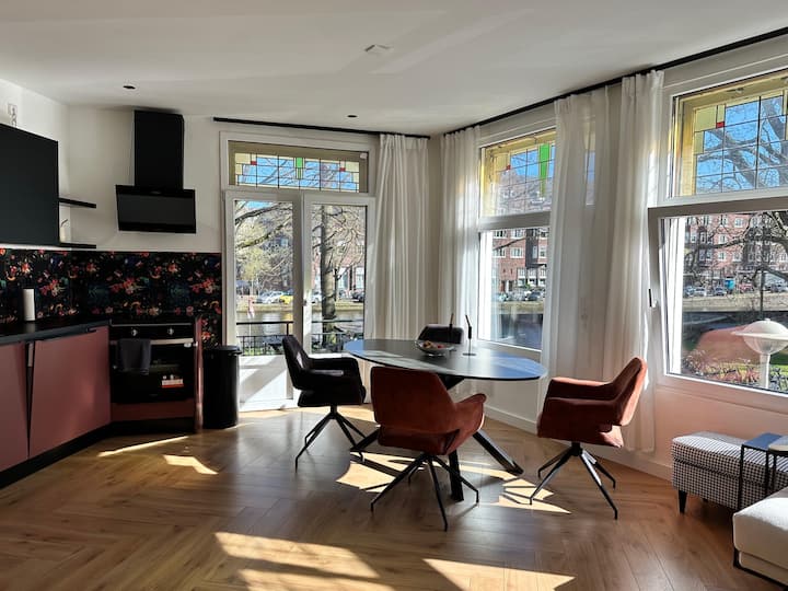 Spacious Waterfront Apartment In City Center - Amsterdam