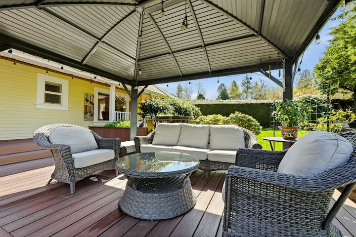 Private 4br Estate Home | South Surrey 1 Acre - Langley