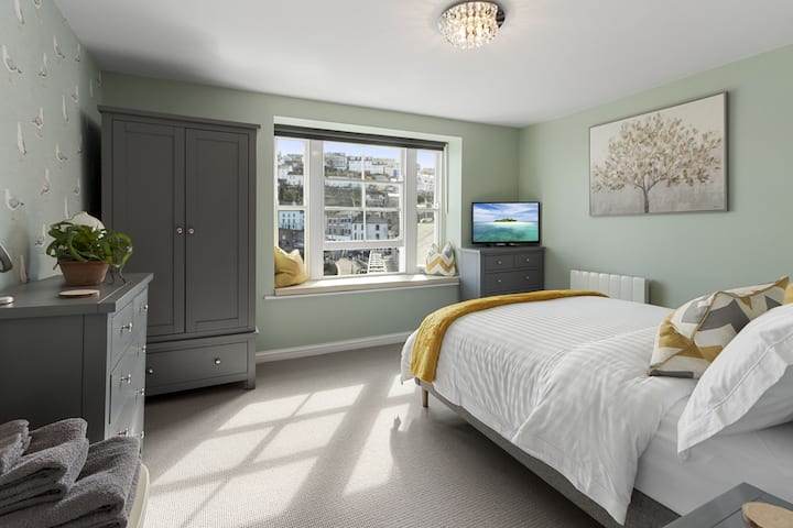 Five - La Petite Maison - Brixham