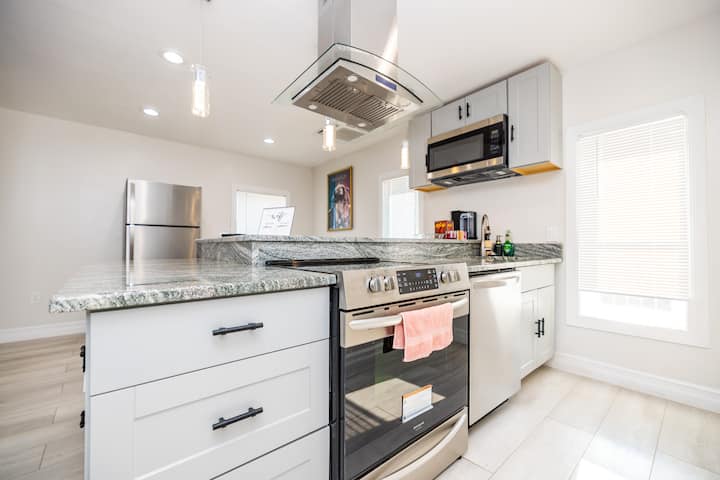 Fall River Stay | Cozy 2br Urban Haven Suite - Fall River, MA