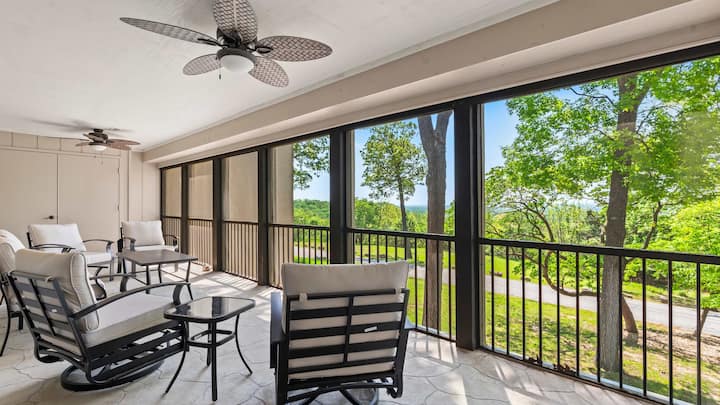 Lake Ozark Oasis Central Location & Pool Access - レイク・オザーク, MO