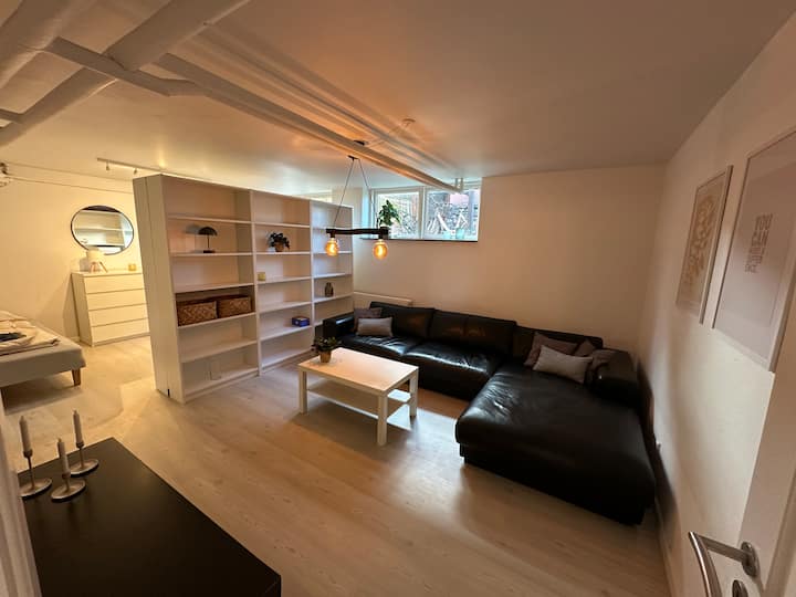 Totalrenoveret Lejlighed På 80 M2 Tæt På Byen. - Odense