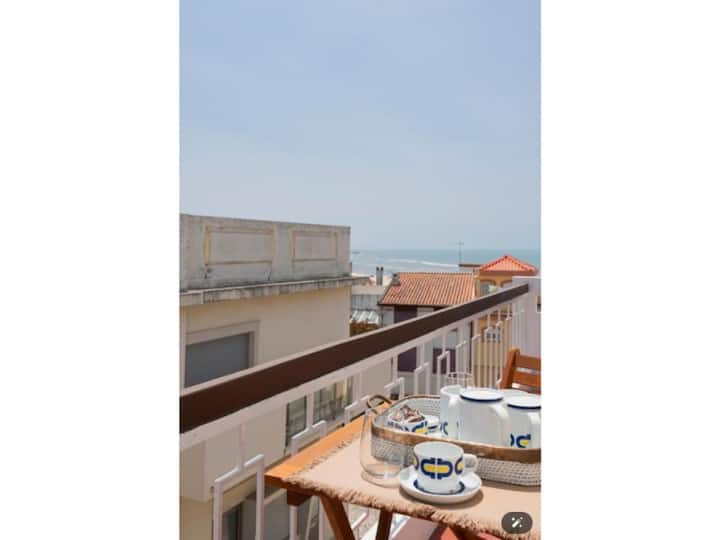 Casa Dos Redondos | Beachside Apartment Buarcos - Maiorca