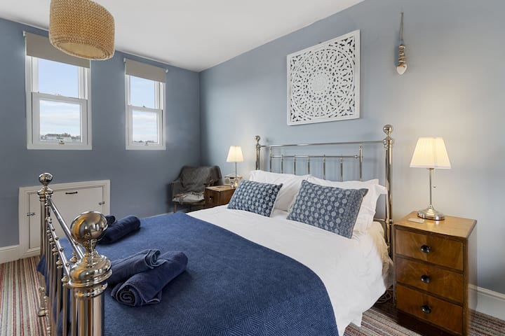 Polly's Place - Brixham