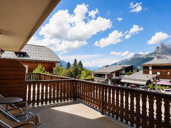 Séjour Central Avec Balcon · Vue Sur Les Montagnes - Combloux