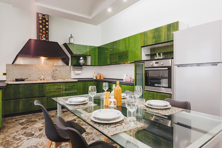 Stylish Bari Center Flat For 6 Near Station - Bari