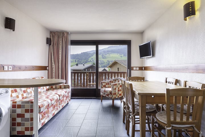 Coffee Break Mountain Views · Balcony In Combloux - Sallanches