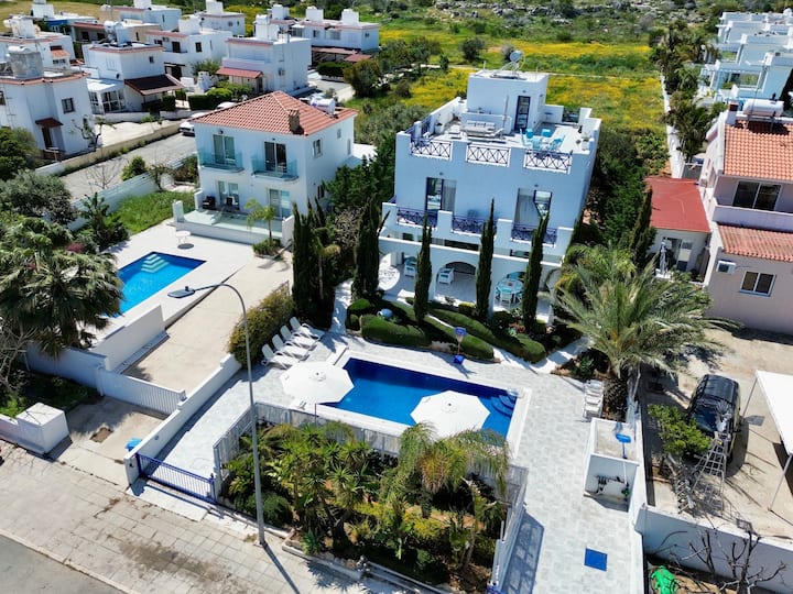 Mykonian Aura | Luxury Spacious Villa With Pool - Cyprus