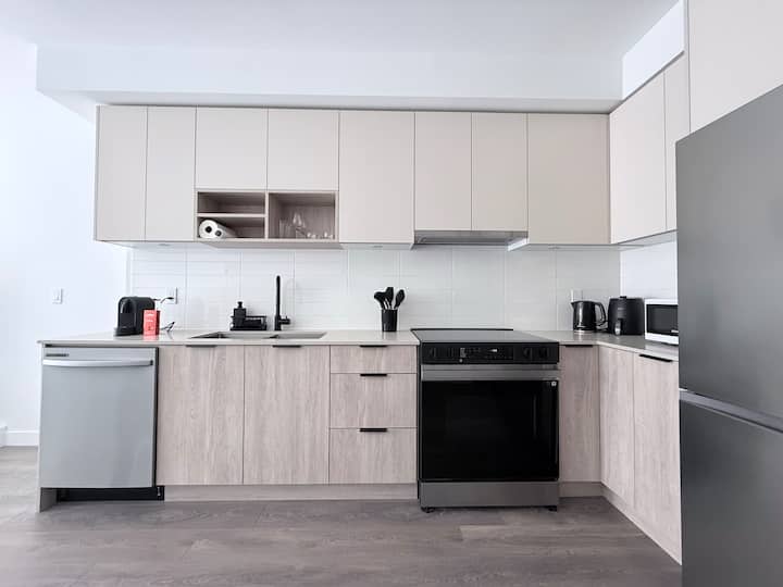 Carrée • 2 Br 1 Bath 4 Ppl • Opening Promotion - New Westminster