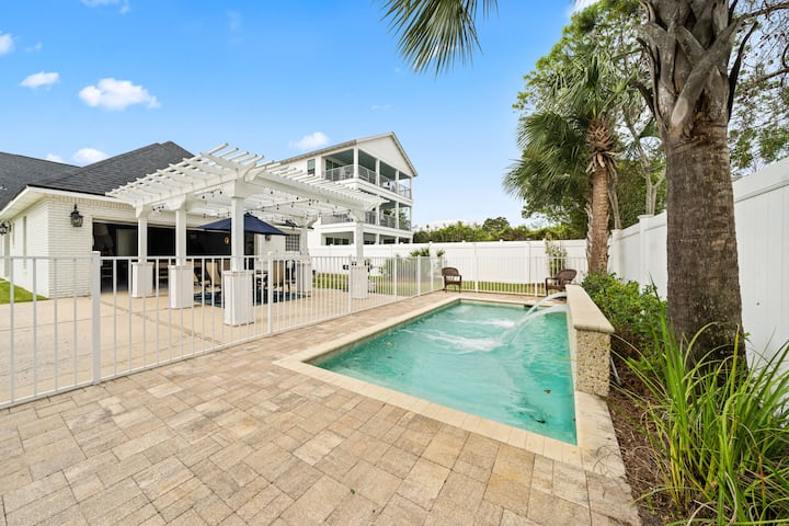 Destin Beach House | Pool+game Room | Walk 2 Beach - Destin, FL