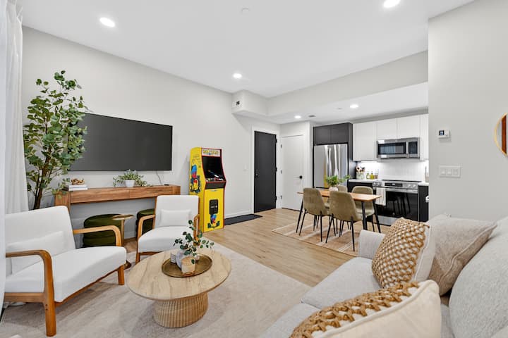 Modern Duplex Near Harvard/mit | Balcony & Rooftop - Back Bay - Boston